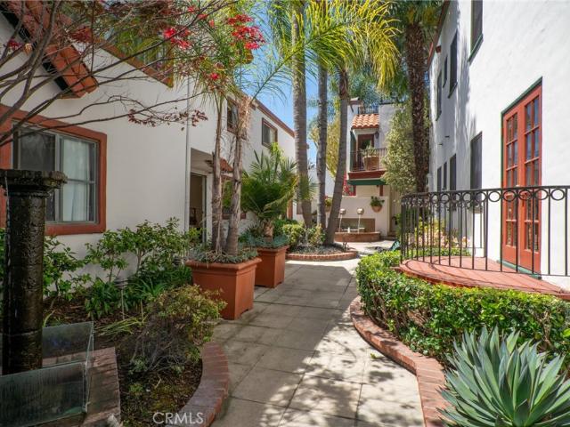 815 Roswell Avenue