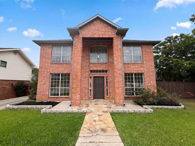 815 Ramblewood Dr, Lewisville, TX 75067