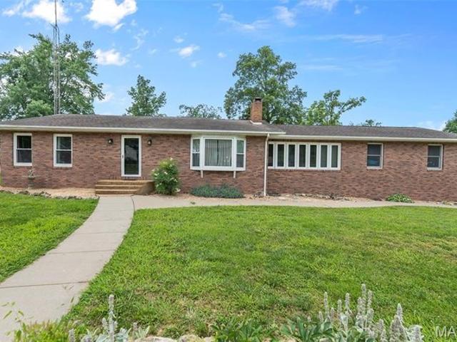 815 Ridge Dr, Perryville, MO 63775