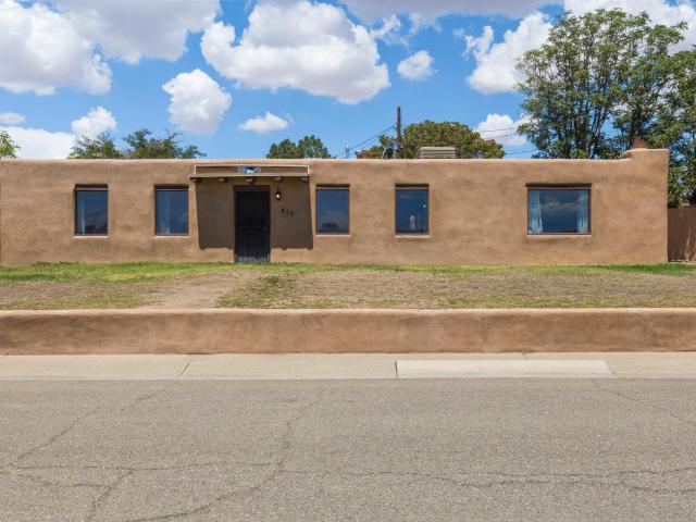 815 Rio Vista Circle SW