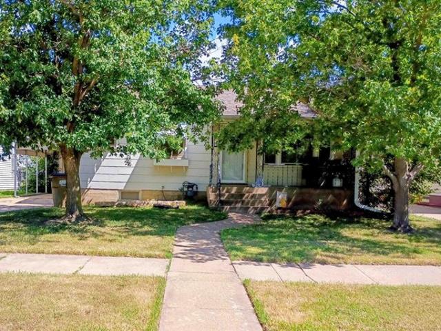815 W Commercial St, Lyons, KS 67554