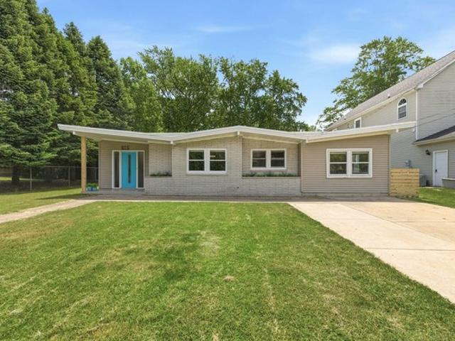 815 W Detroit St, New Buffalo, MI 49117
