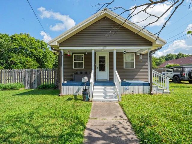 815 W Freeman St, Bolivar, MO 65613
