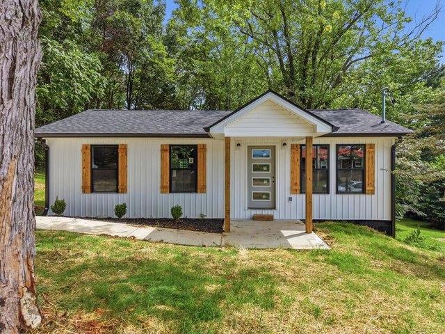 815 Water St, Livingston, TN 38570