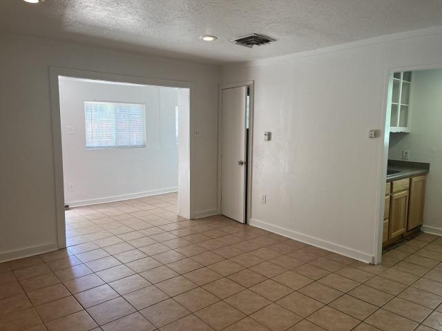 815 Walter St Se 1 Bedroom Apartment for Rent at 815 Walter St Se, Albuquerque, NM 87102 South Broadway