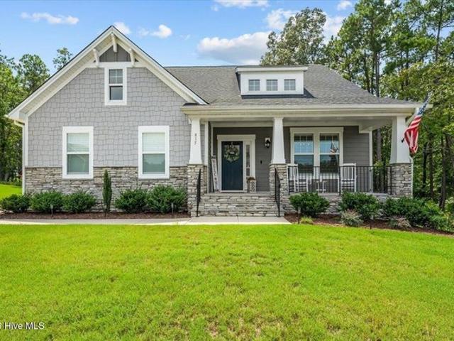815 Winslow Ln, Southern Pines, NC 28387