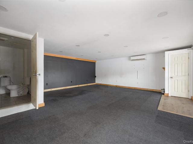 815 Violet Avenue 1A