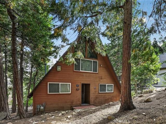 815 Zurich Dr, Lake Arrowhead, CA 92352