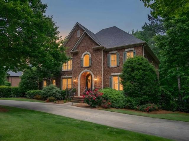 8164 Castlehill Rd, Hoover, AL 35242