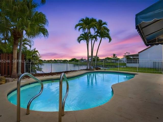 8165 NW 187th Ter, Hialeah, FL 33015