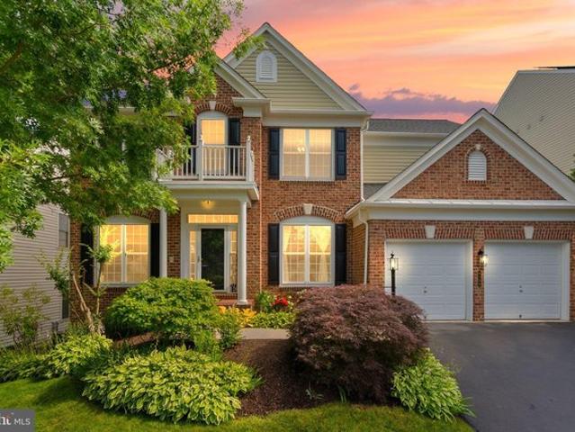 8166 Douglas Fir Dr, Lorton, VA 22079