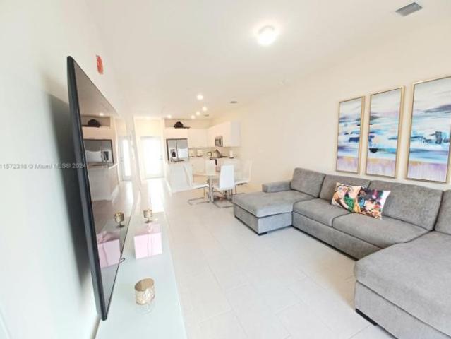 8167 SW 41st St #E 403, Doral, FL 33166