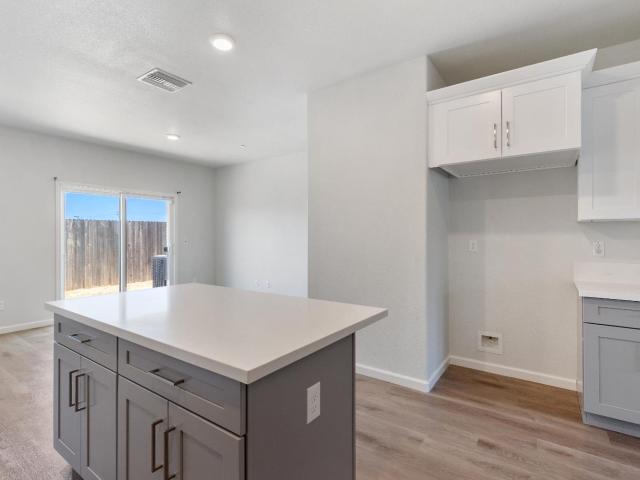 8167 Weeping Willow Ln, Sacramento, CA 95828 | MLS #226083
