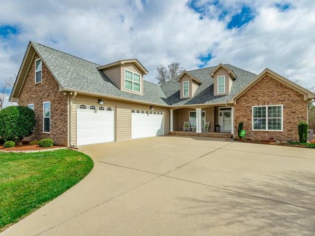 8168 Trout Lily Dr, Ooltewah, TN 37363