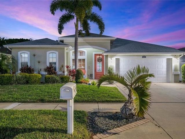 8169 Wild Oaks Cir, Largo, FL 33773