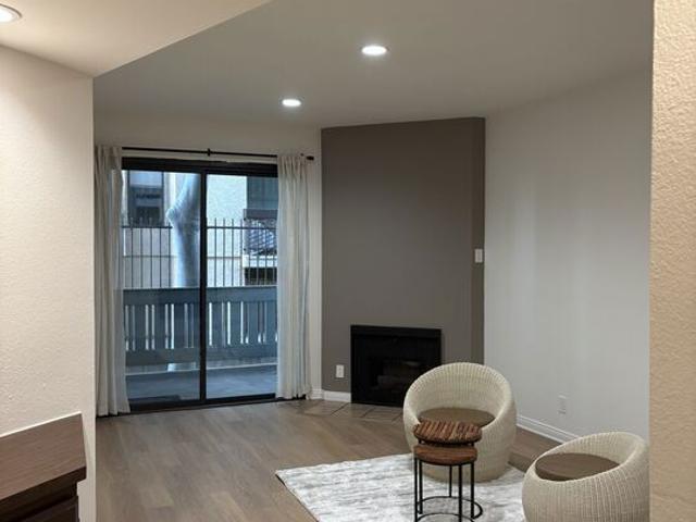 8162 Manitoba Street 111