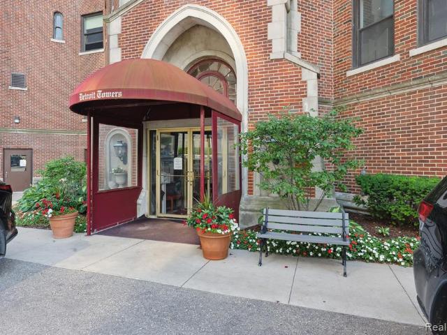 8162 e jefferson avenue # 7b