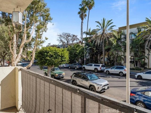 8163 Redlands St, Unit 2, Playa del Rey, CA 90293 | MLS #SB26036 | Compass