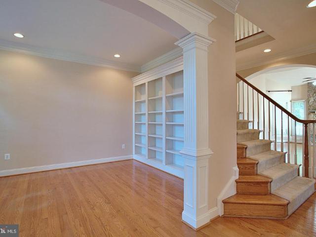 8163 Snead Loop