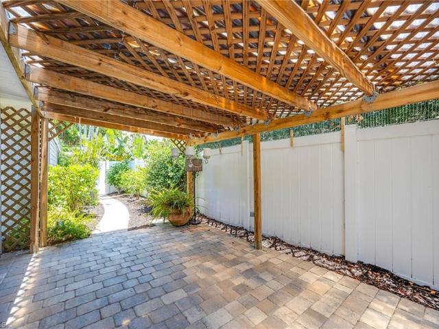 816 102nd Ave N, Naples, FL 34108 | MLS #225083
