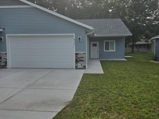 816 10th St W, Altoona, WI 54720