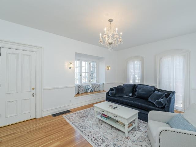 816 1st Street NW