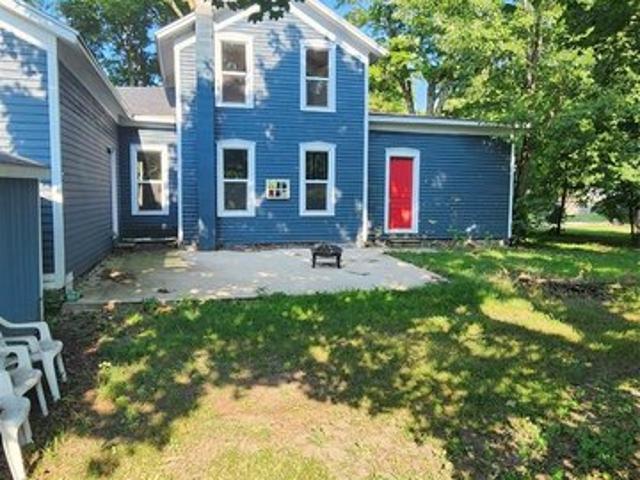 816 7th St, Three Rivers, MI 49093