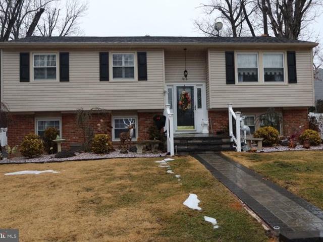 816 Coach Rd, Blackwood, NJ 08012