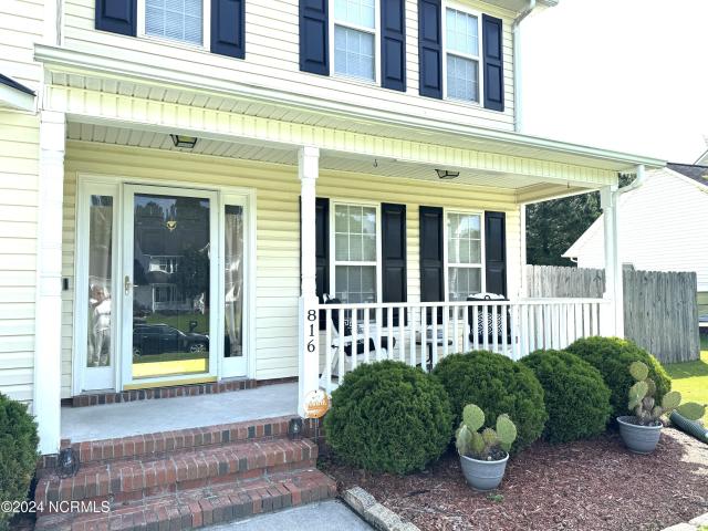 816 Commons Drive N