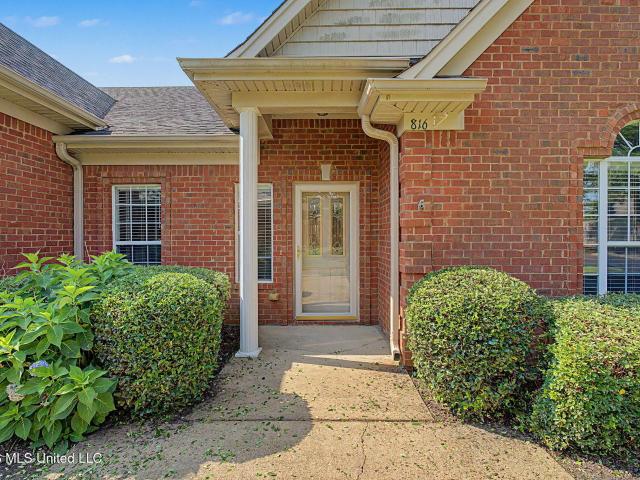 816 Cardinal Lane