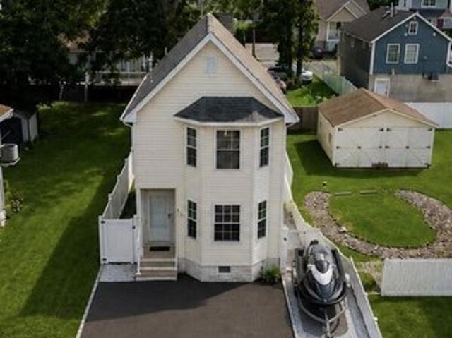 816 Center St, Union Beach, NJ 07735