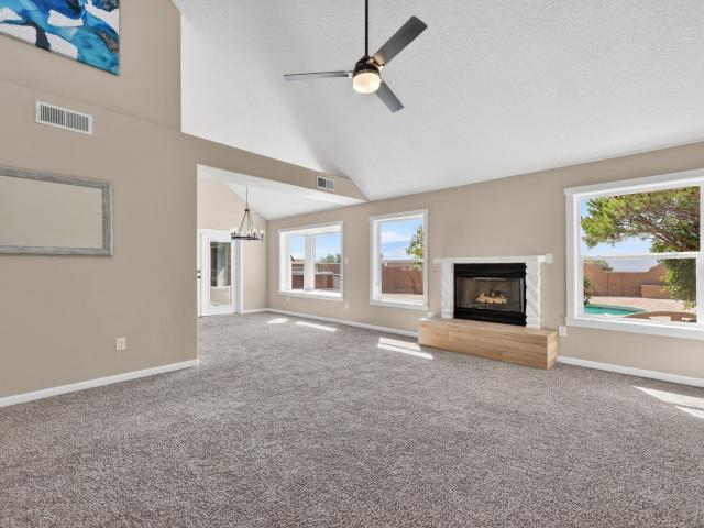 816 Acapulco Road NE
