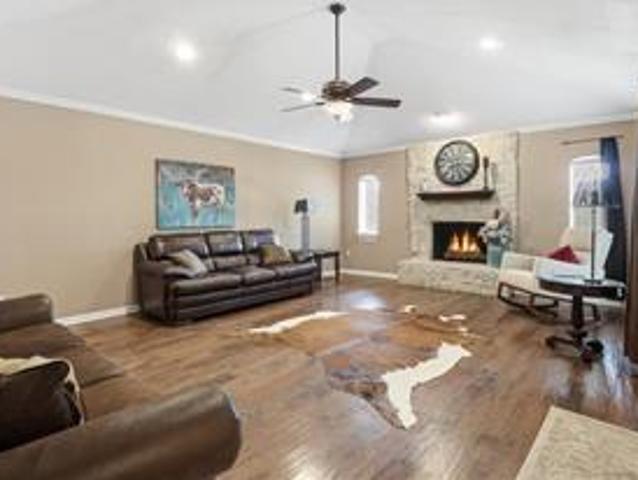 816 Autumn Lake Drive