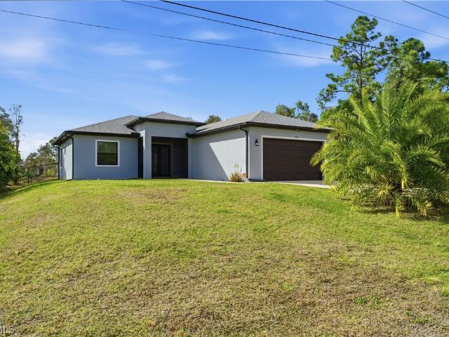 816 Bell Blvd, Lehigh Acres, FL 33974 | MLS #2026008