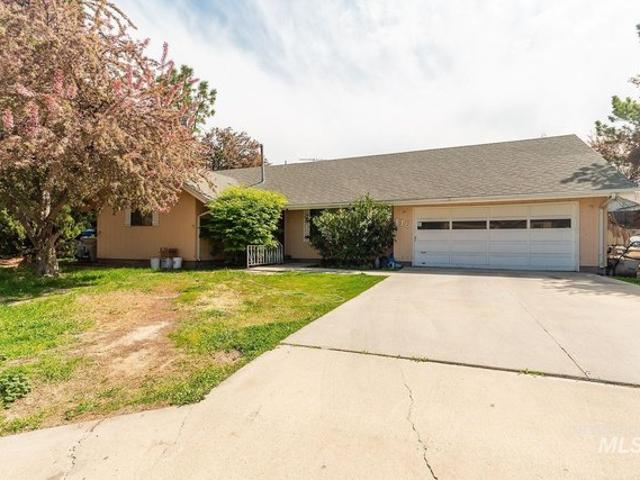 816 Bushnell St, Caldwell, ID 83605