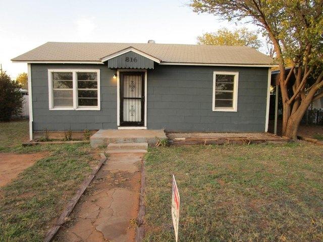 816 E 11th St, Colorado City, TX 79512