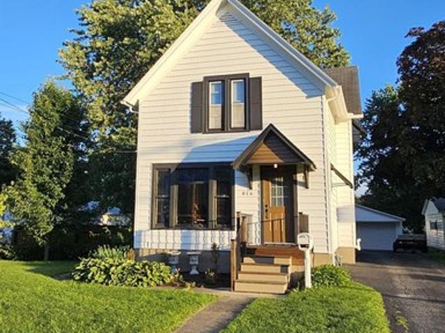816 E Knox St, Galesburg, IL 61401