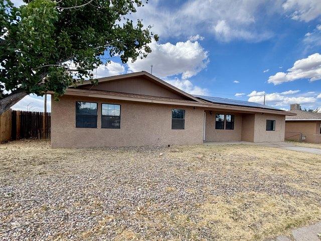 816 LA Luz Dr, Belen, NM 87002