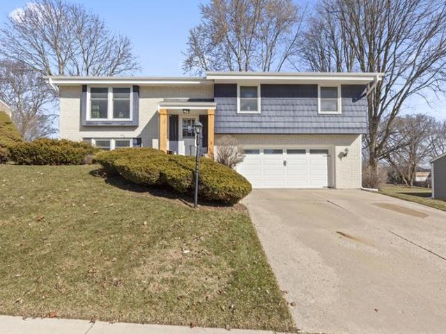 816 Magnolia Dr, Waukesha, WI 53188