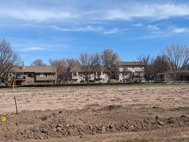 816 N Cedar Downs Cir, Wichita, KS 67235