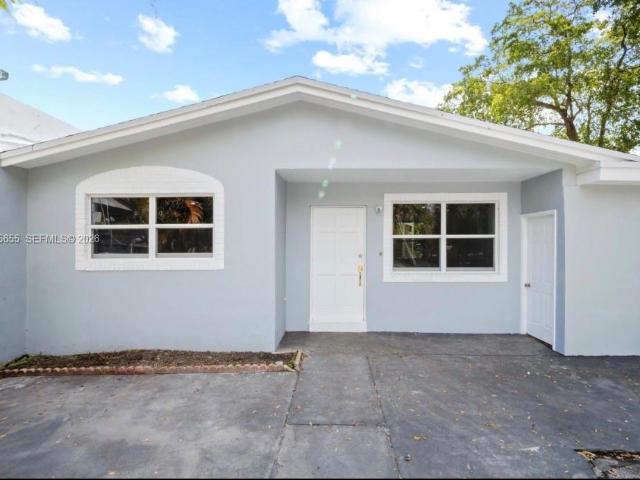 816 N Golf Dr, Hollywood, FL 33021 | MLS #A11995 | Compass