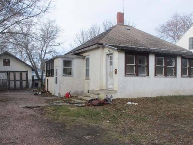 816 N Main St, Gordon, NE 69343