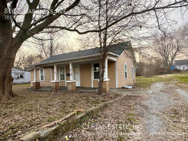816 S Harkless Ave, 3 beds, 1 full bath