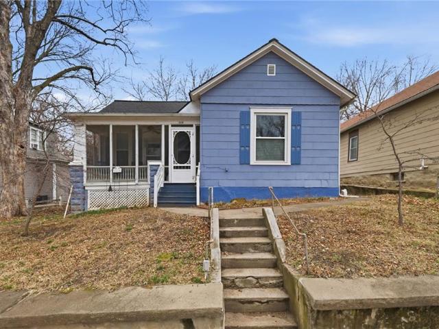 816 Pottawatomie St, Leavenworth, KS 66048 | MLS #2603 | Compass