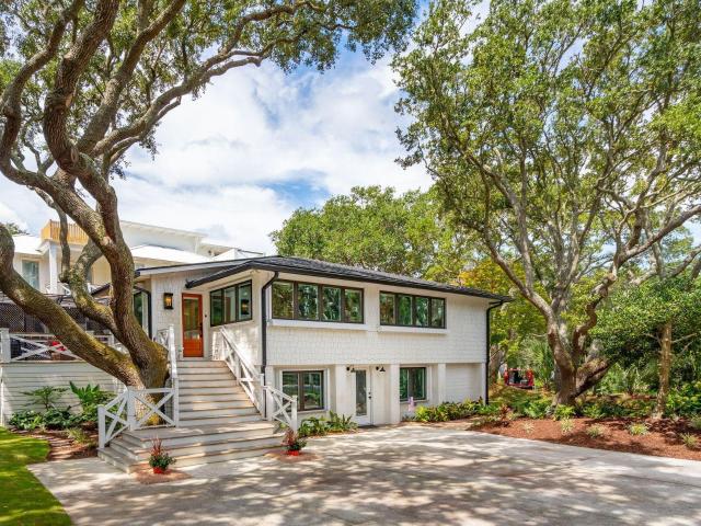 816 Palm Boulevard