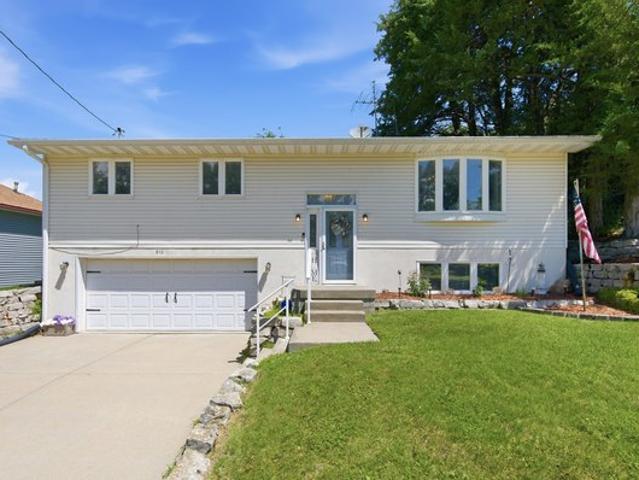 816 Palmer Ave, Oakland, IA 51560