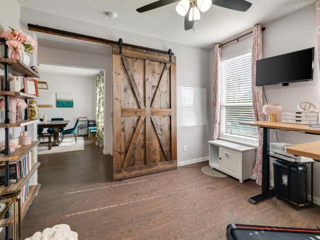816 Pearl Place