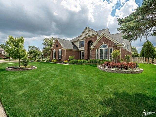 816 Regents Park Dr, Monroe, MI 48161