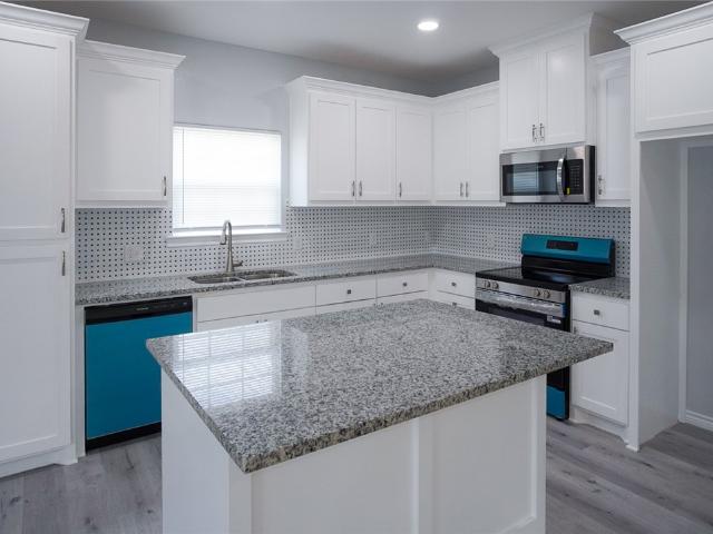 816 W Chase St, Navasota, TX 77868 | MLS #26004 | Compass