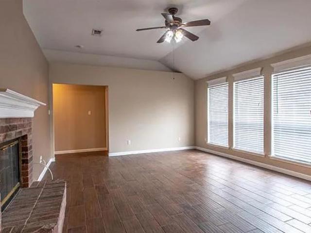 816 W Colony Drive
